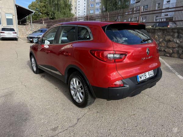 Sarkans Renault Kadjar 2016 Viļņa, ar dzinēja tilpumu 1.20 L un nobraukumu 130 tūkst. km par 7600 €, foto 4 vietnē AUTOMOTO.COM.LV