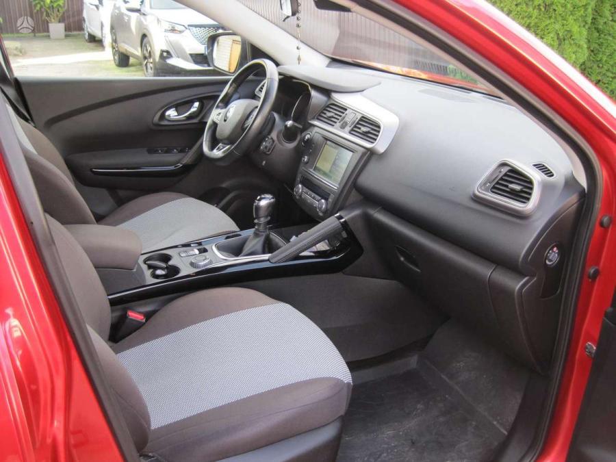 Красный Рено Kadjar 2016 в Шяуляй, объемом двигателя 1.60 л и пробегом 166 тыс. км за 7000 €, фото 17 на AUTOMOTO.COM.LV