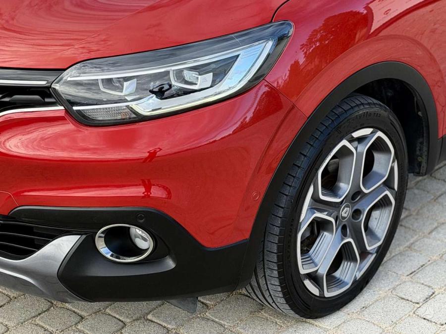 Red Renault Kadjar 2016 in Taurage, with an engine capacity of 1.20 L and mileage of 96 thousand km for 7400 €, photo 9 on AUTOMOTO.COM.LV