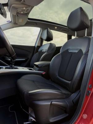 Red Renault Kadjar 2016 in Taurage, with an engine capacity of 1.20 L and mileage of 96 thousand km for 7400 €, photo 33 on AUTOMOTO.COM.LV