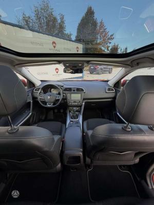 Red Renault Kadjar 2016 in Taurage, with an engine capacity of 1.20 L and mileage of 96 thousand km for 7400 €, photo 37 on AUTOMOTO.COM.LV