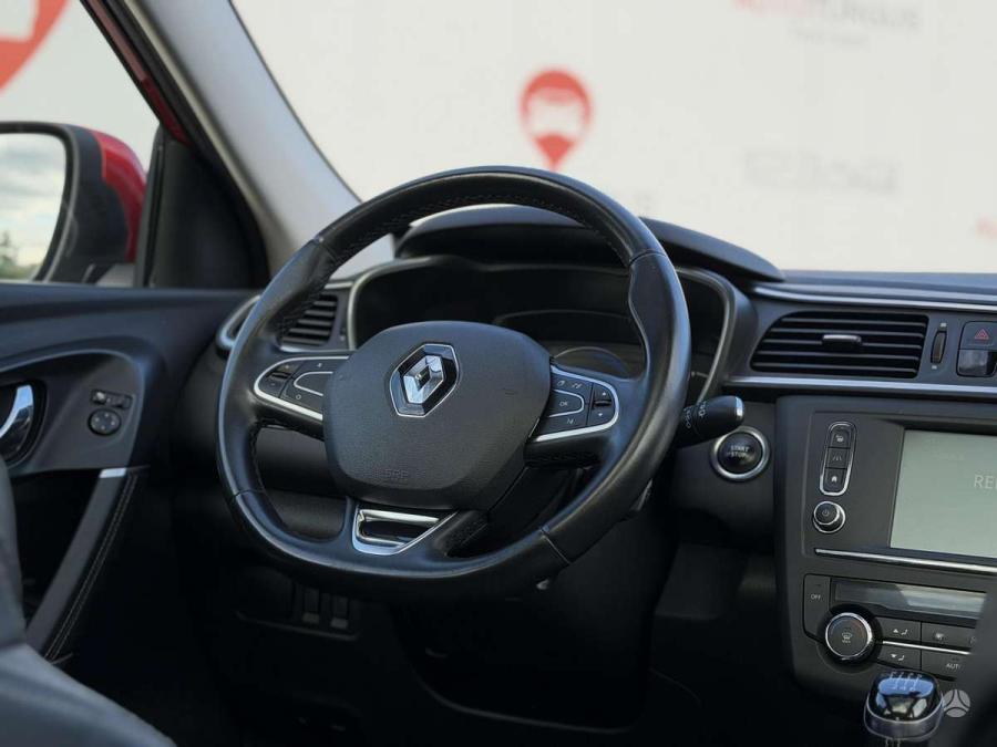 Red Renault Kadjar 2016 in Taurage, with an engine capacity of 1.20 L and mileage of 96 thousand km for 7400 €, photo 45 on AUTOMOTO.COM.LV
