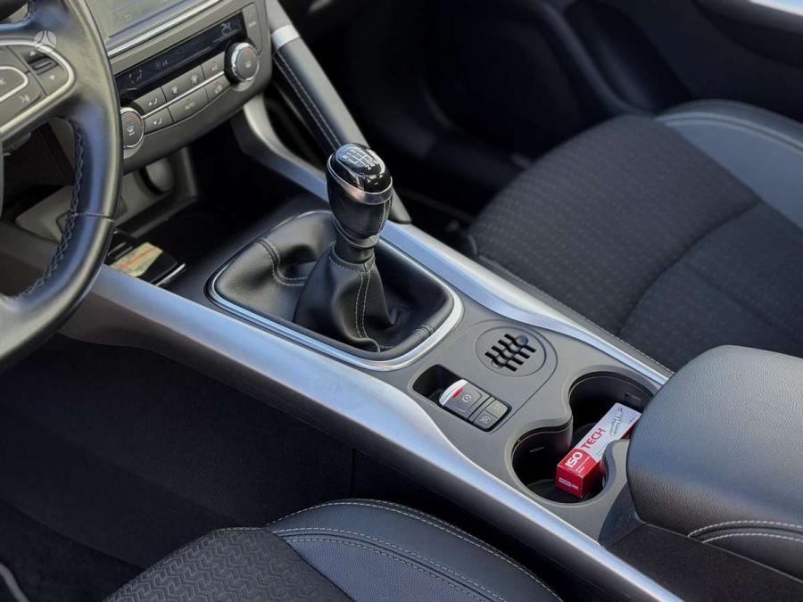 Red Renault Kadjar 2016 in Taurage, with an engine capacity of 1.20 L and mileage of 96 thousand km for 7400 €, photo 48 on AUTOMOTO.COM.LV