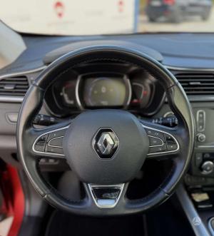 Red Renault Kadjar 2016 in Taurage, with an engine capacity of 1.20 L and mileage of 96 thousand km for 7400 €, photo 49 on AUTOMOTO.COM.LV