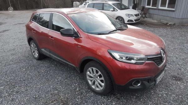 Sarkans Renault Kadjar 2017 Marijampole, ar dzinēja tilpumu 1.46 L un nobraukumu 193 tūkst. km par 8300 €, foto 2 vietnē AUTOMOTO.COM.LV