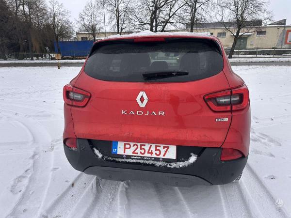 Red Renault Kadjar 2017 in Marijampole, with an engine capacity of 1.46 L and mileage of 194 thousand km for 8200 €, photo 4 on AUTOMOTO.COM.LV