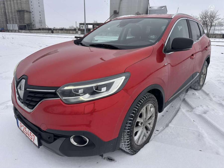 Red Renault Kadjar 2017 in Marijampole, with an engine capacity of 1.46 L and mileage of 194 thousand km for 8200 €, photo 7 on AUTOMOTO.COM.LV