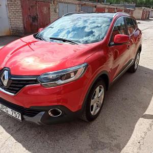 Sarkans Renault Kadjar 2017 Visaginas, ar dzinēja tilpumu 1.20 L un nobraukumu 58 tūkst. km par 10500 €, foto  vietnē AUTOMOTO.COM.LV