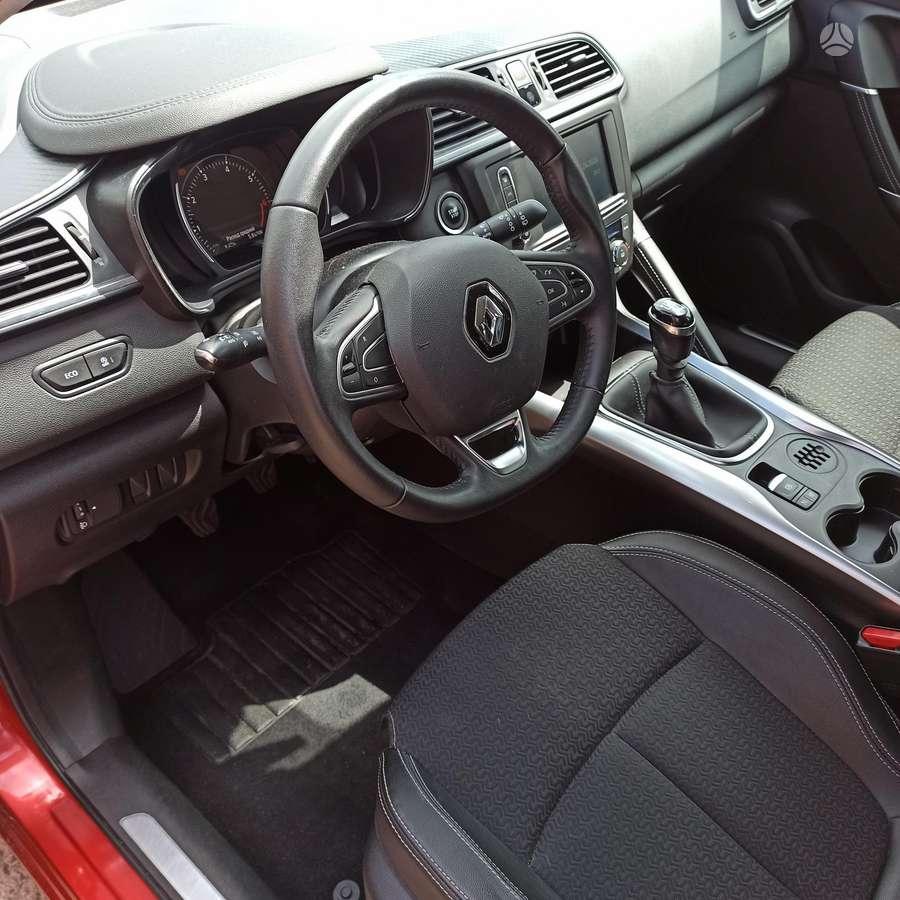 Sarkans Renault Kadjar 2017 Visaginas, ar dzinēja tilpumu 1.20 L un nobraukumu 58 tūkst. km par 10500 €, foto 6 vietnē AUTOMOTO.COM.LV
