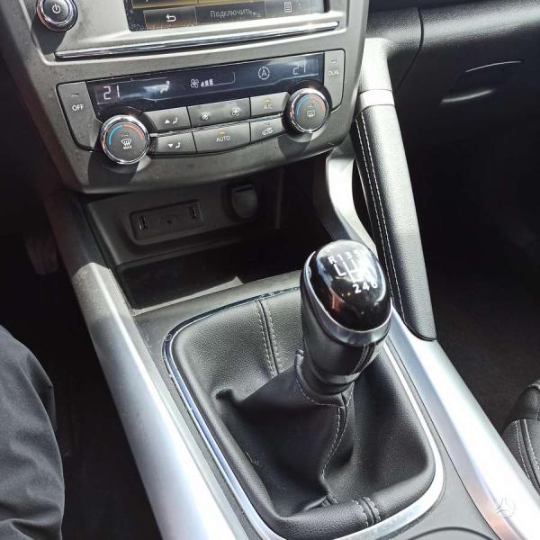Sarkans Renault Kadjar 2017 Visaginas, ar dzinēja tilpumu 1.20 L un nobraukumu 58 tūkst. km par 10500 €, foto 8 vietnē AUTOMOTO.COM.LV