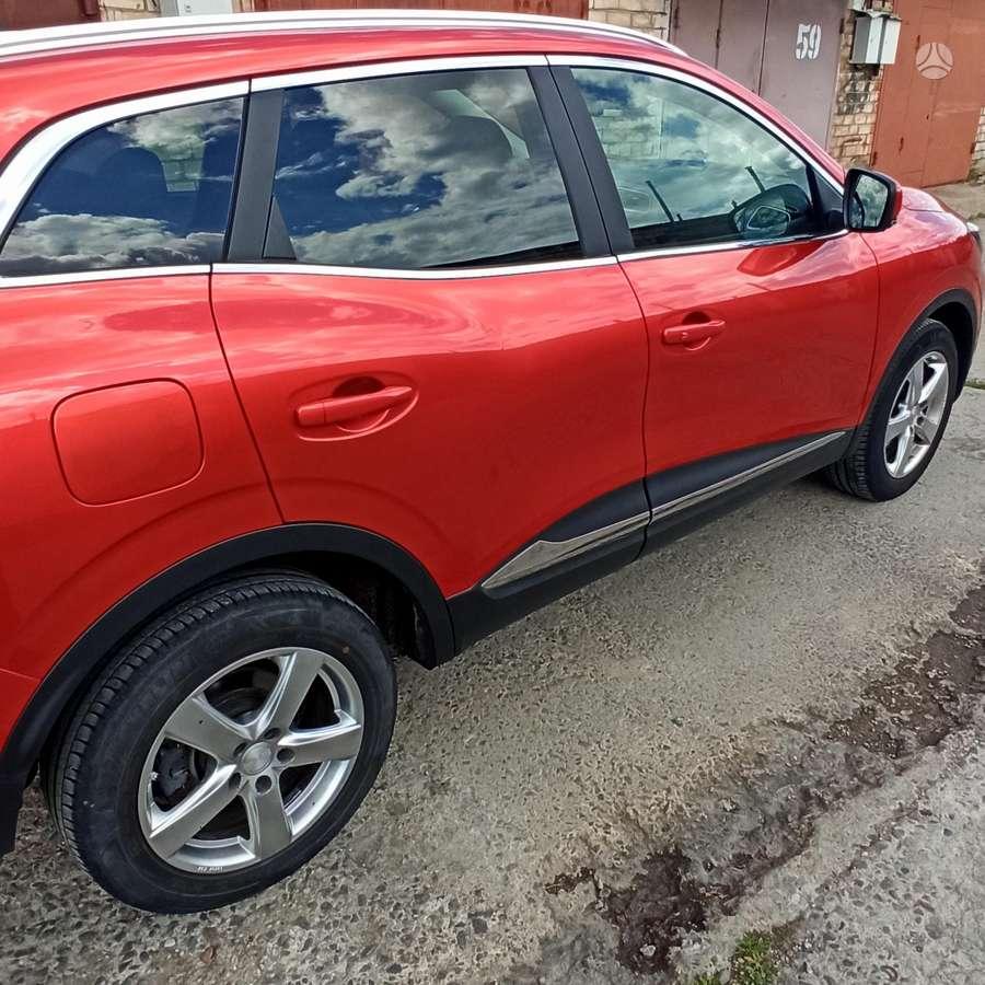 Sarkans Renault Kadjar 2017 Visaginas, ar dzinēja tilpumu 1.20 L un nobraukumu 58 tūkst. km par 10500 €, foto 22 vietnē AUTOMOTO.COM.LV