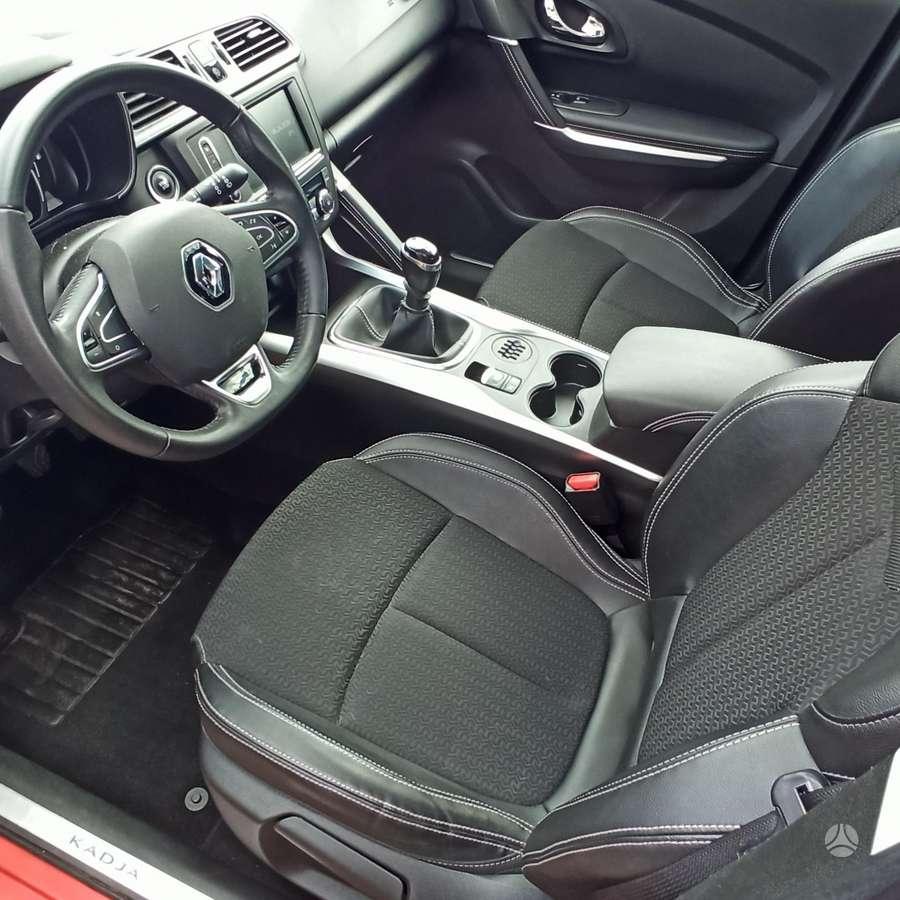 Sarkans Renault Kadjar 2017 Visaginas, ar dzinēja tilpumu 1.20 L un nobraukumu 58 tūkst. km par 10500 €, foto 24 vietnē AUTOMOTO.COM.LV