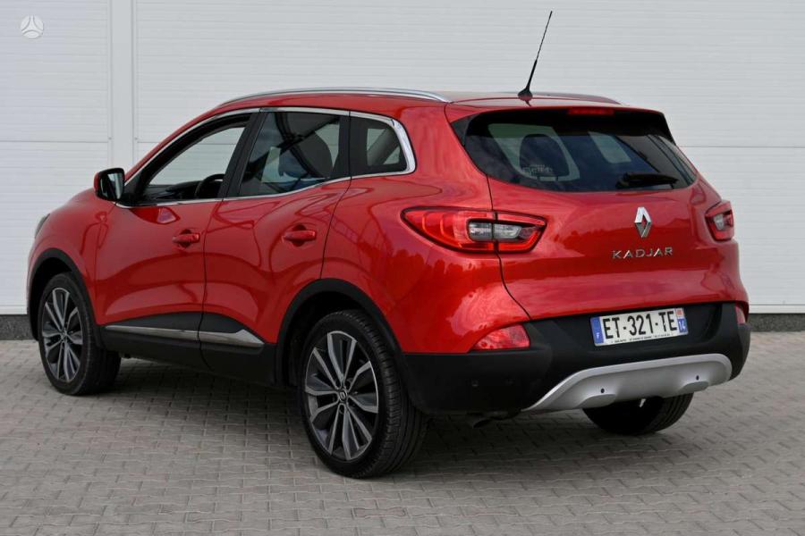 Red Renault Kadjar 2018 in Kretinga, with an engine capacity of 1.60 L and mileage of 164 thousand km for 9650 €, photo 11 on AUTOMOTO.COM.LV