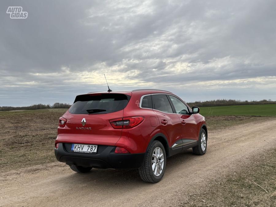 Sarkans Renault Kadjar 2018 Kauņa, ar dzinēja tilpumu 1.20 L un nobraukumu 115 tūkst. km par 13600 €, foto 3 vietnē AUTOMOTO.COM.LV