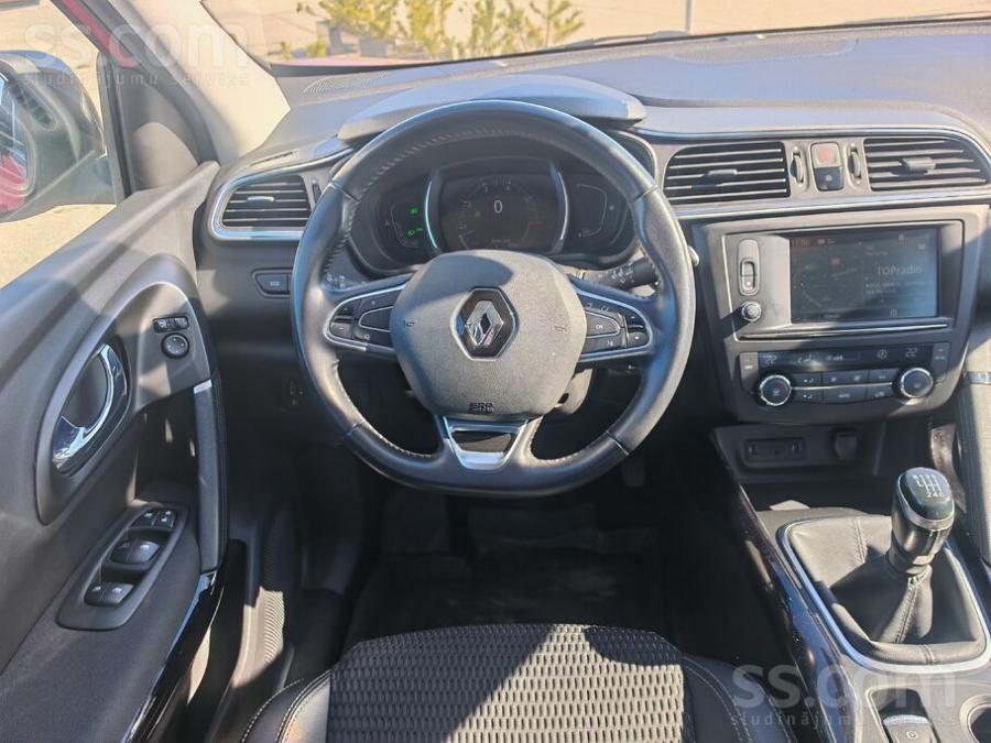 Sarkans Renault Kadjar 2018 Ogre, ar dzinēja tilpumu 1.20 L un nobraukumu 113 tūkst. km par 10790 €, foto 24 vietnē AUTOMOTO.COM.LV