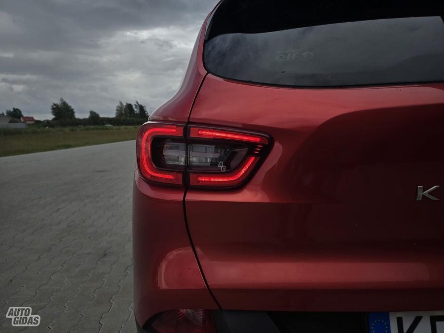 Sarkans Renault Kadjar 2018 Šauļi, ar dzinēja tilpumu 1.20 L un nobraukumu 85 tūkst. km par 9499 €, foto 11 vietnē AUTOMOTO.COM.LV