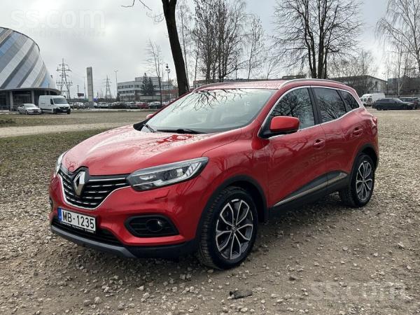 Красный Рено Kadjar 2019 в Рига, объемом двигателя 1.30 л и пробегом 0 тыс. км за 12395 €, фото 1 на AUTOMOTO.COM.LV