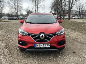 Красный Рено Kadjar 2019 в Рига, объемом двигателя 1.30 л и пробегом 0 тыс. км за 12395 €, фото 2 на AUTOMOTO.COM.LV