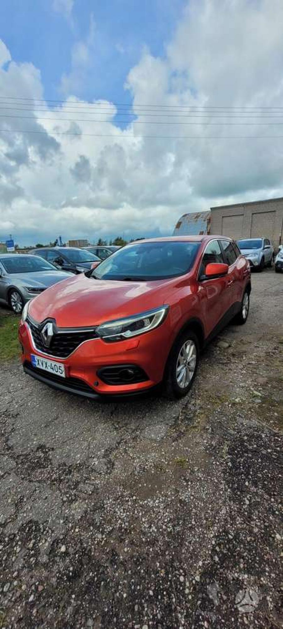 Red Renault Kadjar 2019 in Plunge, with an engine capacity of 1.33 L and mileage of 181 thousand km for 8600 €, photo 3 on AUTOMOTO.COM.LV