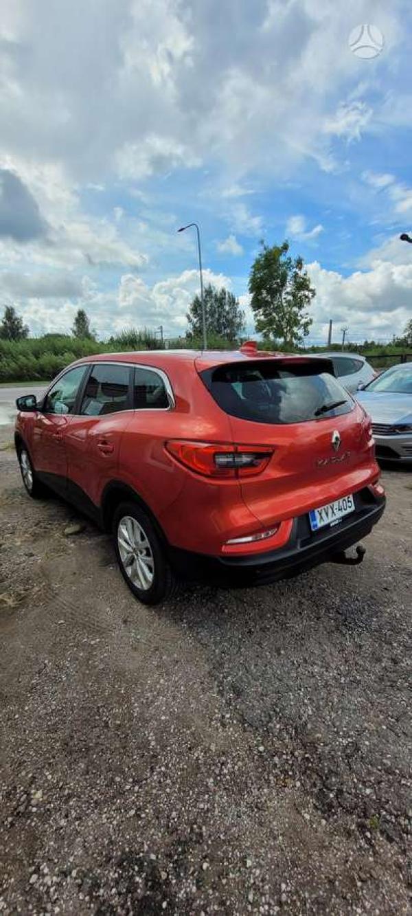 Renault Kadjar 2019 in Plunge on AUTOMOTO.COM.LV Red Renault Kadjar 2019 in Plunge, with an engine capacity of 1.33 L and mileage of 181 thousand km for 8600 €, photo 6 on AUTOMOTO.COM.LV