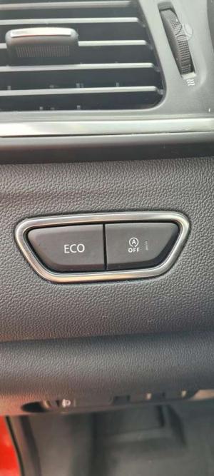 Red Renault Kadjar 2019 in Plunge, with an engine capacity of 1.33 L and mileage of 181 thousand km for 8600 €, photo 14 on AUTOMOTO.COM.LV