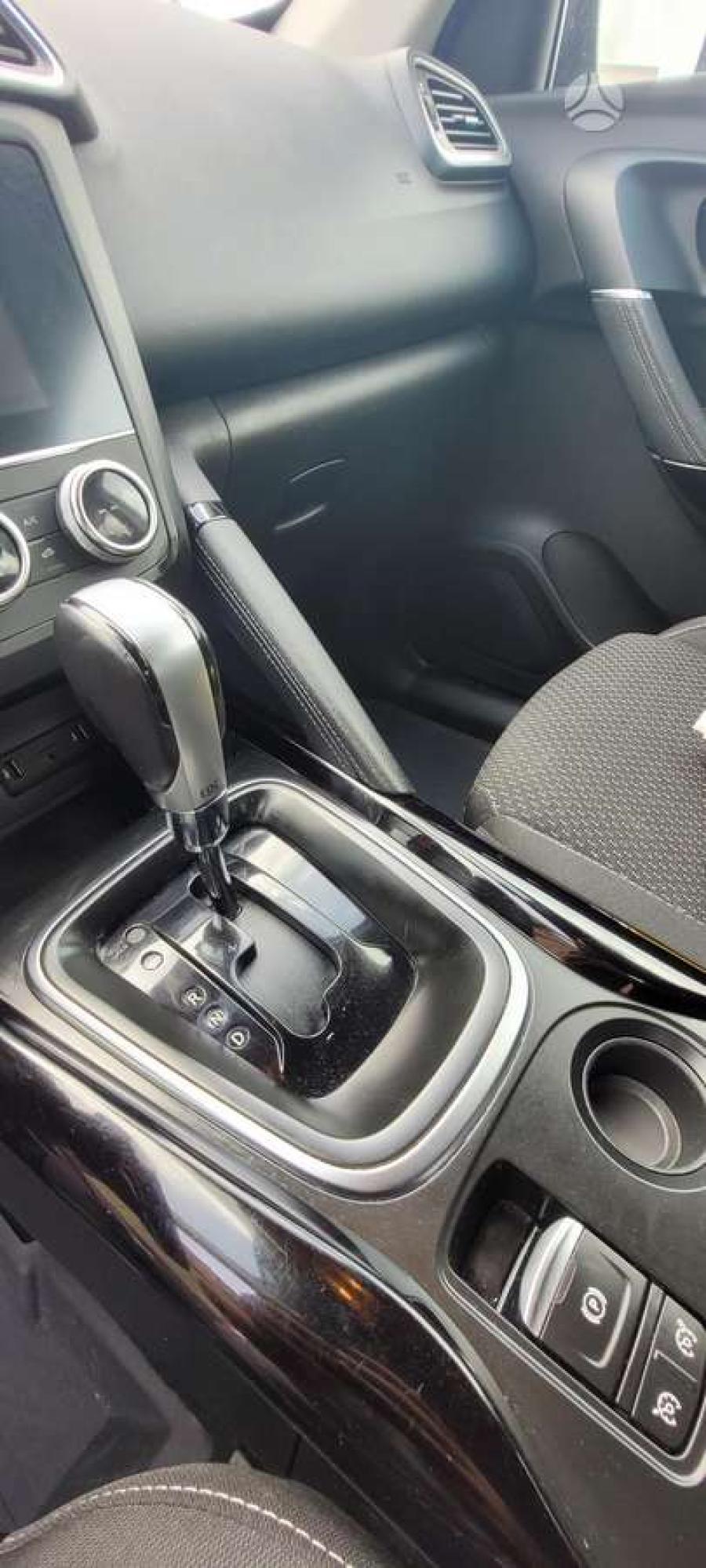 Red Renault Kadjar 2019 in Plunge, with an engine capacity of 1.33 L and mileage of 181 thousand km for 8600 €, photo 18 on AUTOMOTO.COM.LV