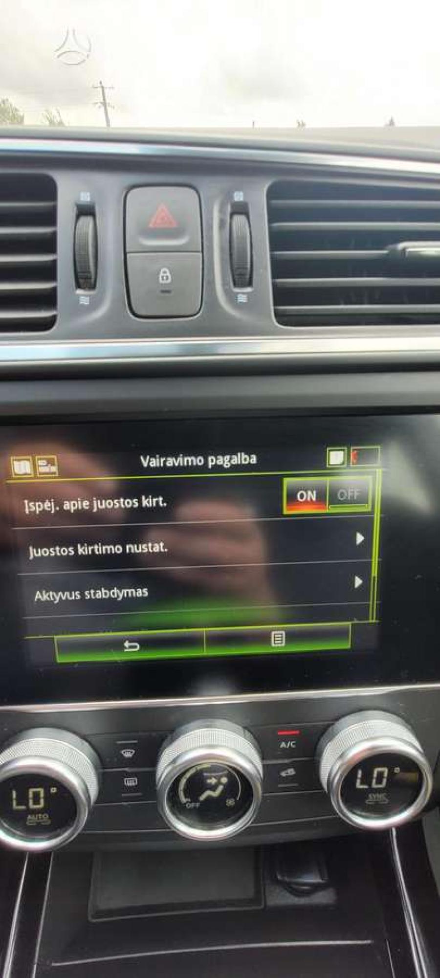 Red Renault Kadjar 2019 in Plunge, with an engine capacity of 1.33 L and mileage of 181 thousand km for 8600 €, photo 29 on AUTOMOTO.COM.LV