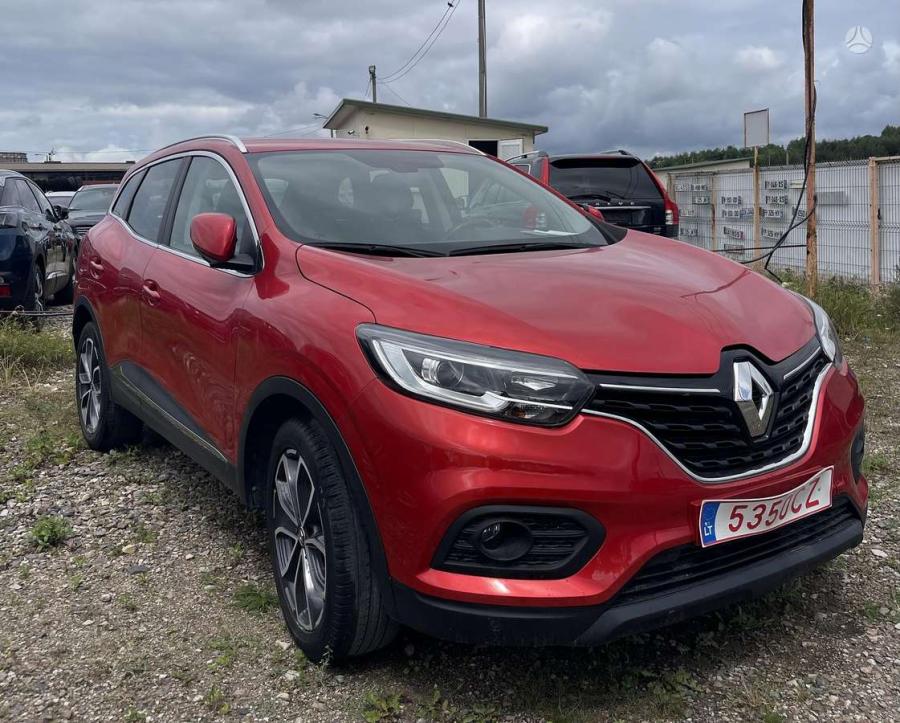 Red Renault Kadjar 2020 in Vilnius, with an engine capacity of 1.46 L and mileage of 187 thousand km for 9100 €, photo 1 on AUTOMOTO.COM.LV