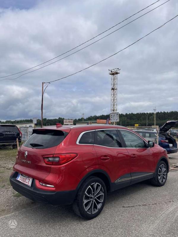 Red Renault Kadjar 2020 in Vilnius, with an engine capacity of 1.46 L and mileage of 187 thousand km for 9100 €, photo 5 on AUTOMOTO.COM.LV