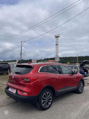 Red Renault Kadjar 2020 in Vilnius, with an engine capacity of 1.46 L and mileage of 187 thousand km for 9100 €, photo 6 on AUTOMOTO.COM.LV