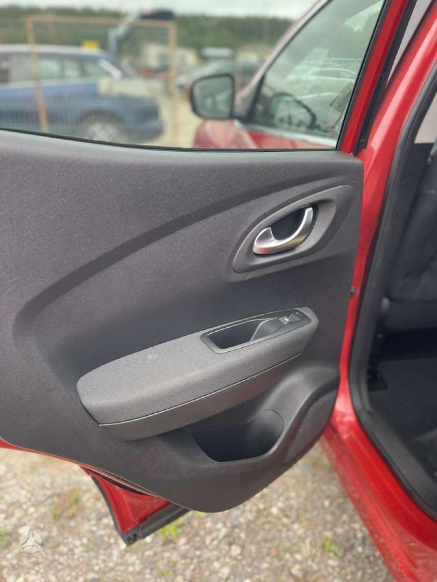 Red Renault Kadjar 2020 in Vilnius, with an engine capacity of 1.46 L and mileage of 187 thousand km for 9100 €, photo 10 on AUTOMOTO.COM.LV