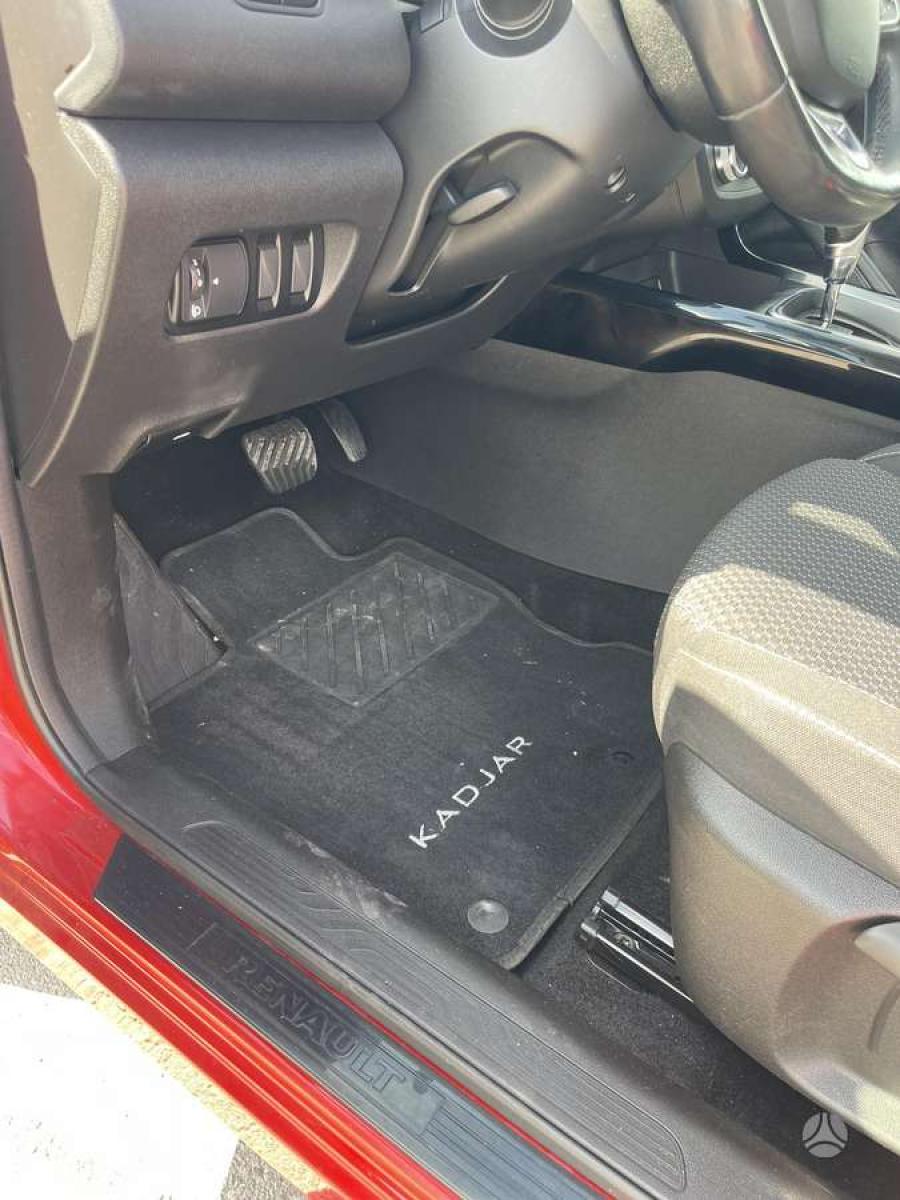 Sarkans Renault Kadjar 2020 Viļņa, ar dzinēja tilpumu 1.46 L un nobraukumu 187 tūkst. km par 8800 €, foto 13 vietnē AUTOMOTO.COM.LV