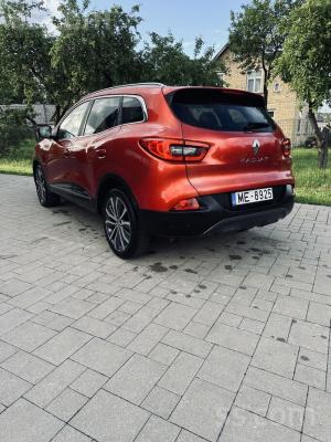 Sarkans Renault Kadjar 2015 Kuldīga, ar dzinēja tilpumu 1.50 L un nobraukumu 228 tūkst. km par 7900 €, foto 4 vietnē AUTOMOTO.COM.LV