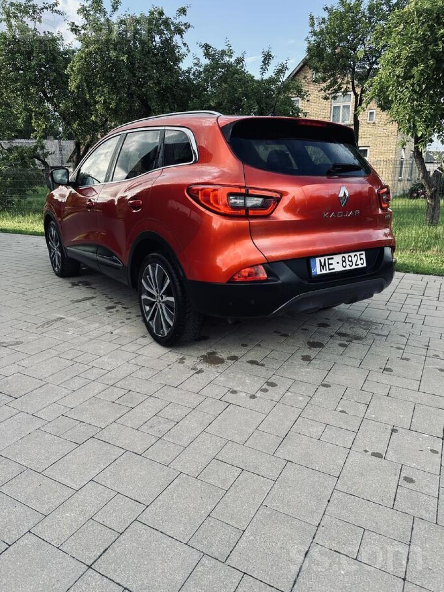 Sarkans Renault Kadjar 2015 Kuldīga, ar dzinēja tilpumu 1.50 L un nobraukumu 228 tūkst. km par 7900 €, foto 4 vietnē AUTOMOTO.COM.LV