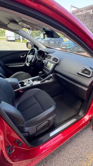 Red Renault Kadjar 2016 in Tallinn, with an engine capacity of 1.50 L and mileage of 191 thousand km for 8990 €, photo 14 on AUTOMOTO.COM.LV