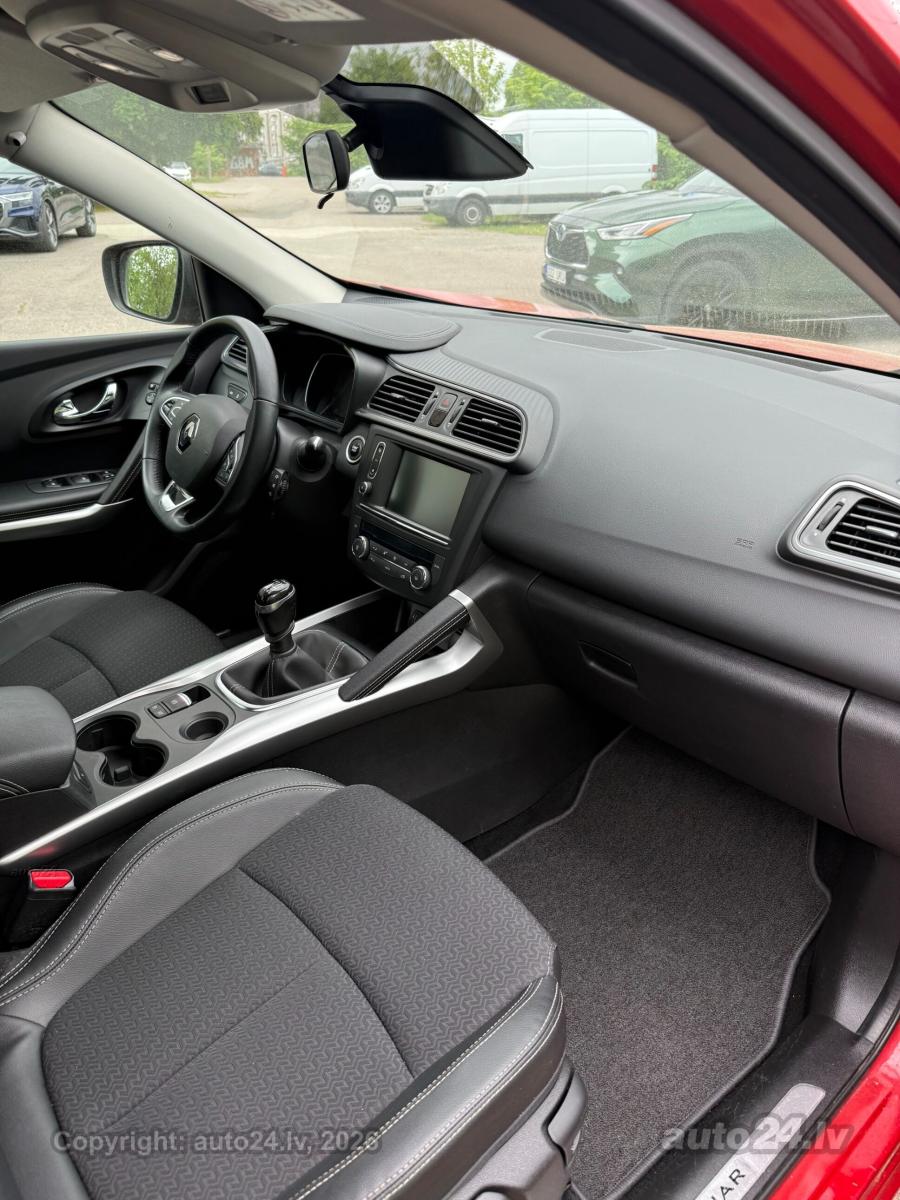 Red Renault Kadjar 2017 in Tallinn, with an engine capacity of 1.20 L and mileage of 79 thousand km for 11000 €, photo 5 on AUTOMOTO.COM.LV