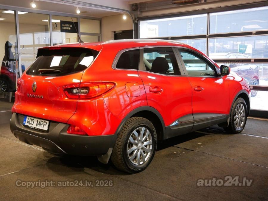 Red Renault Kadjar 2017 in Tallinn, with an engine capacity of 1.20 L and mileage of 55 thousand km for 12490 €, photo 4 on AUTOMOTO.COM.LV