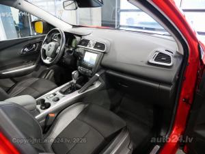 Red Renault Kadjar 2017 in Tallinn, with an engine capacity of 1.20 L and mileage of 55 thousand km for 12490 €, photo 10 on AUTOMOTO.COM.LV