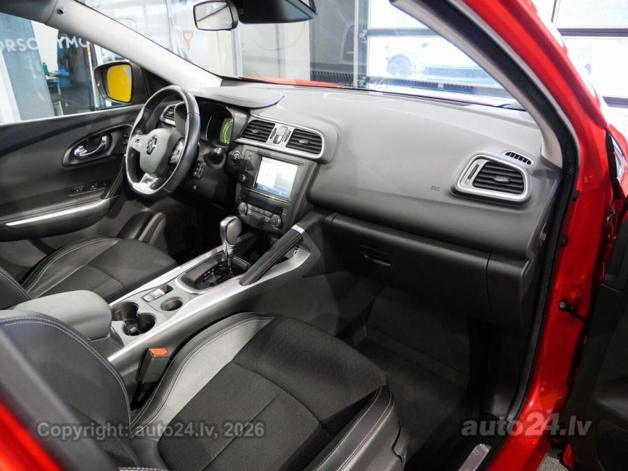 Red Renault Kadjar 2017 in Tallinn, with an engine capacity of 1.20 L and mileage of 55 thousand km for 12490 €, photo 10 on AUTOMOTO.COM.LV
