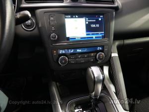 Red Renault Kadjar 2017 in Tallinn, with an engine capacity of 1.20 L and mileage of 55 thousand km for 12490 €, photo 12 on AUTOMOTO.COM.LV