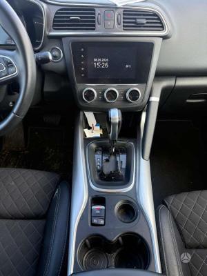 Violet Renault Kadjar 2022 in Vilnius, with an engine capacity of 1.33 L and mileage of 126 thousand km for 15694 €, photo 14 on AUTOMOTO.COM.LV