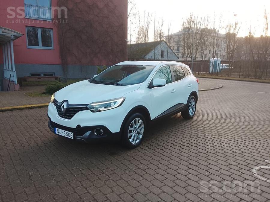 White Renault Kadjar 2015 in Riga, with an engine capacity of 1.50 L and mileage of 321 thousand km for 7700 €, photo 1 on AUTOMOTO.COM.LV