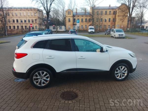 Balts Renault Kadjar 2015 Rīga, ar dzinēja tilpumu 1.50 L un nobraukumu 321 tūkst. km par 7700 €, foto 4 vietnē AUTOMOTO.COM.LV