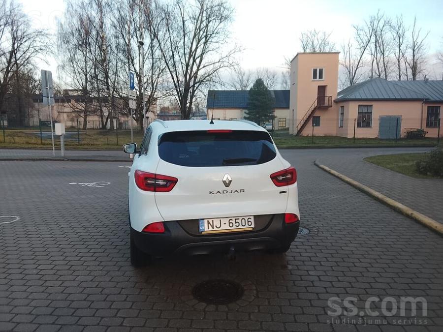 White Renault Kadjar 2015 in Riga, with an engine capacity of 1.50 L and mileage of 321 thousand km for 7700 €, photo 7 on AUTOMOTO.COM.LV