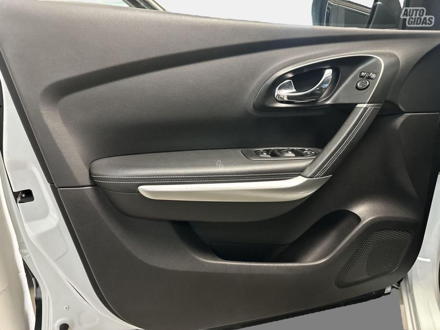 Balts Renault Kadjar 2015 Viļņa, ar dzinēja tilpumu 1.20 L un nobraukumu 121 tūkst. km par 9900 €, foto 11 vietnē AUTOMOTO.COM.LV