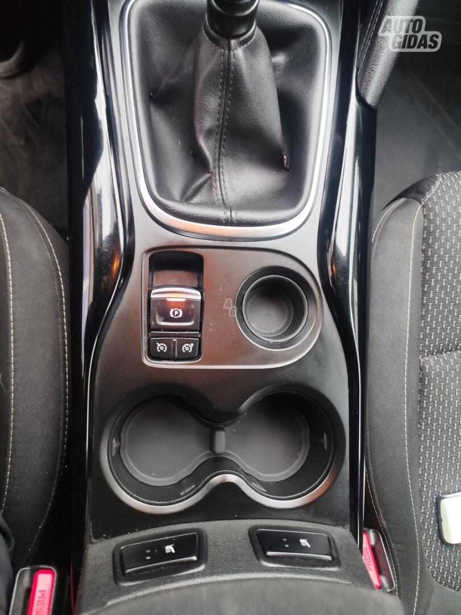 Balts Renault Kadjar 2016 Telšiai, ar dzinēja tilpumu 1.20 L un nobraukumu 209 tūkst. km par 6500 €, foto 19 vietnē AUTOMOTO.COM.LV