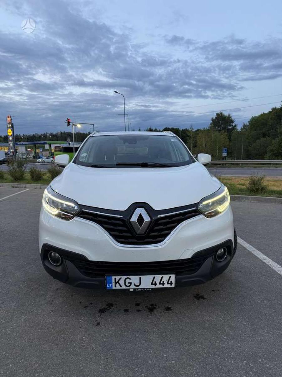 White Renault Kadjar 2016 in Vilnius, with an engine capacity of 1.46 L and mileage of 252 thousand km for 10500 €, photo 3 on AUTOMOTO.COM.LV