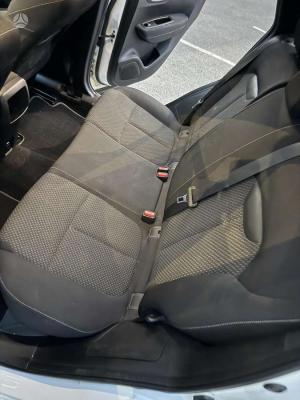 White Renault Kadjar 2016 in Vilnius, with an engine capacity of 1.46 L and mileage of 252 thousand km for 10500 €, photo 11 on AUTOMOTO.COM.LV