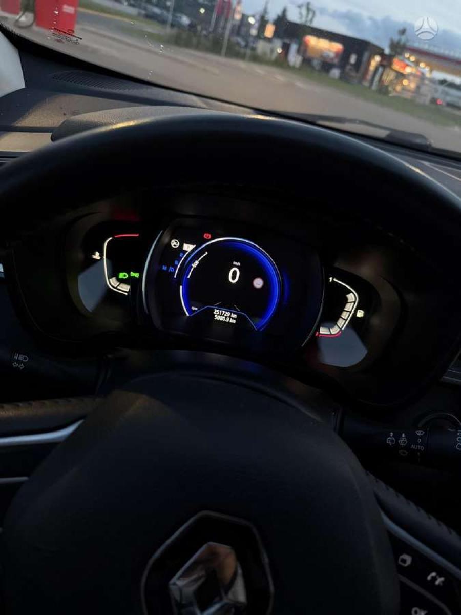 White Renault Kadjar 2016 in Vilnius, with an engine capacity of 1.46 L and mileage of 252 thousand km for 10500 €, photo 13 on AUTOMOTO.COM.LV