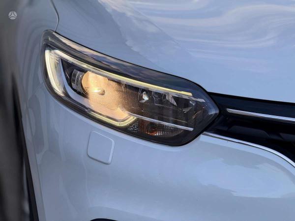 Balts Renault Kadjar 2016 Viļņa, ar dzinēja tilpumu 1.46 L un nobraukumu 276 tūkst. km par 6600 €, foto 5 vietnē AUTOMOTO.COM.LV